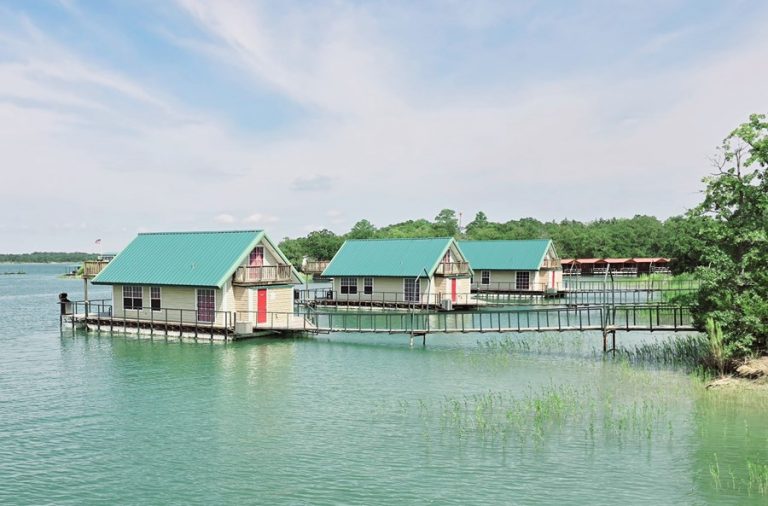 Travel with Terri: Aquamarine water, floating cabins and endless ...
